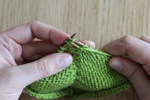 Augmentations intercalaires sur l’envers